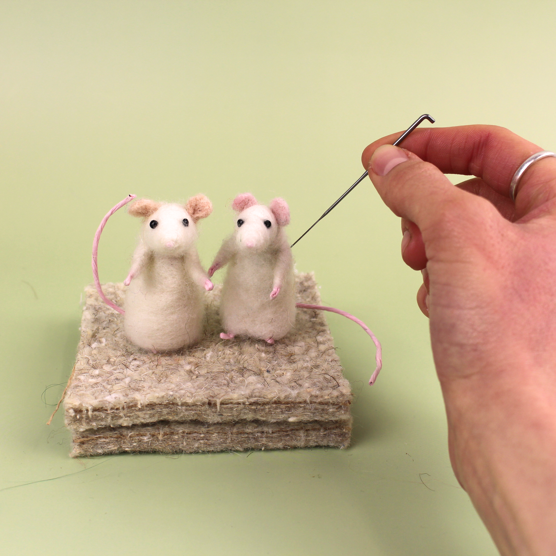 White Pose-able Mouseling Small Needle Felt Kit - makes two – The Makerss